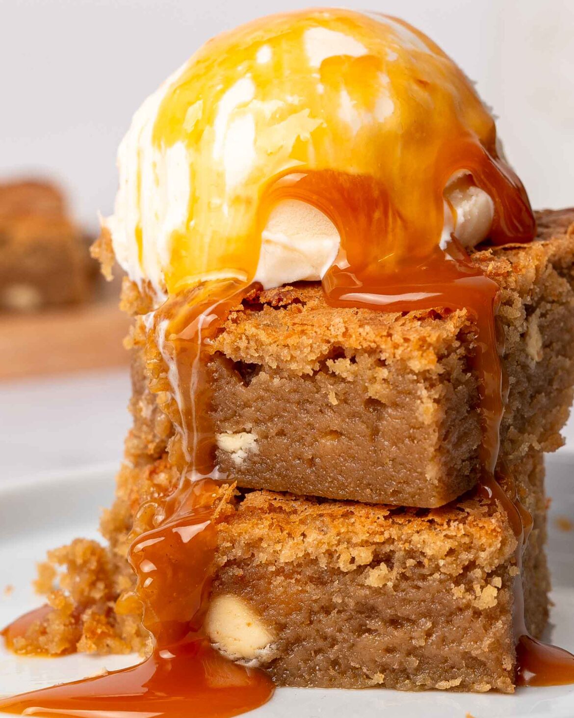 Easy Blondies – 10 min recipe - Ems Foodie Fix
