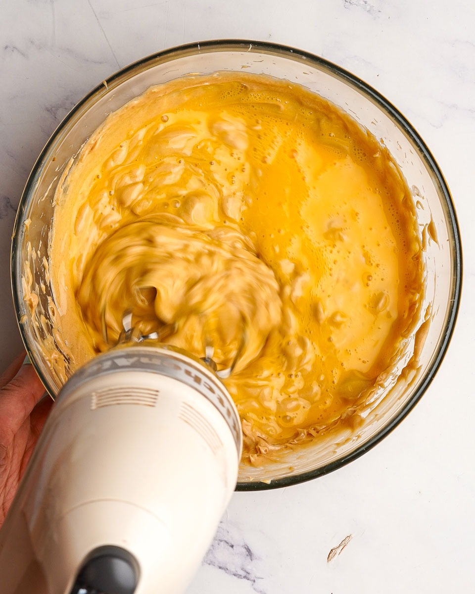 Easy 6-Ingredient Biscoff Basque Cheesecake - Ems Foodie Fix