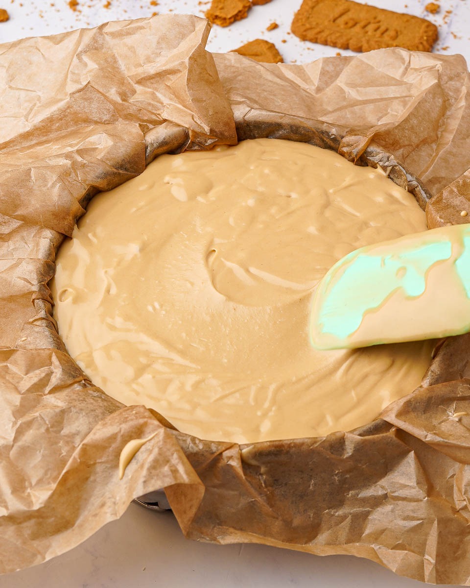 Easy 6-Ingredient Biscoff Basque Cheesecake - Ems Foodie Fix