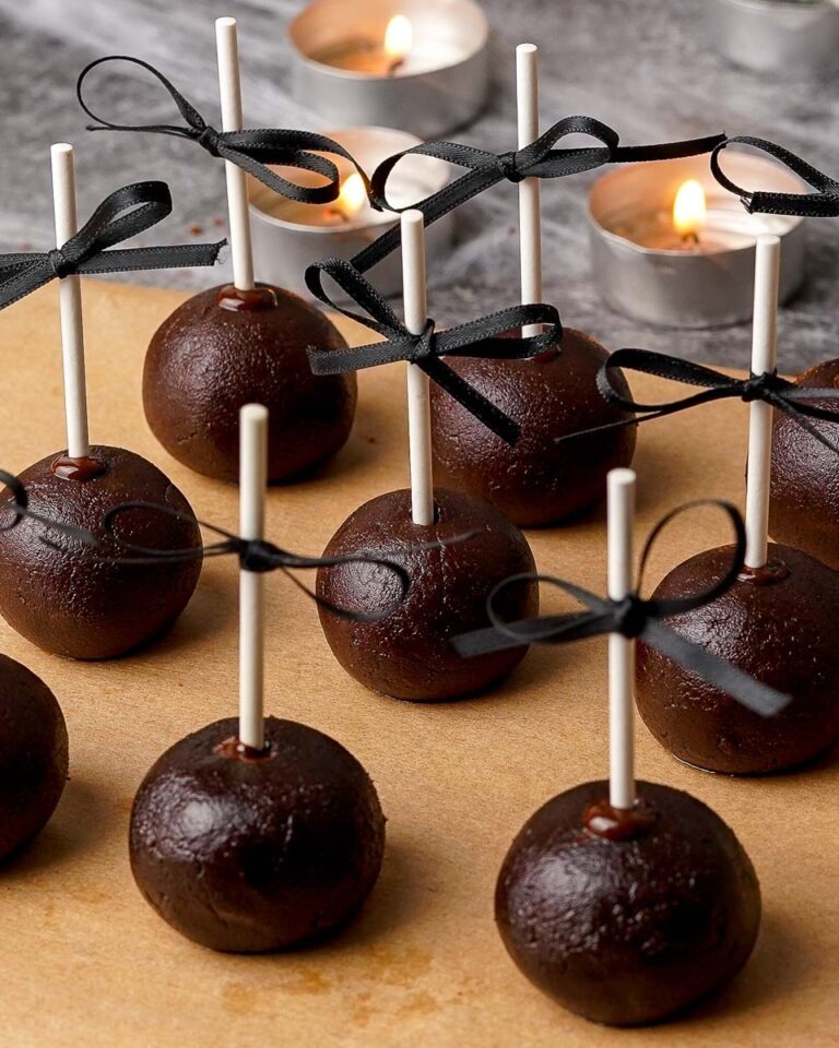 Brownie Candy Apple Pops (Halloween Cake Pops Idea) - Ems Foodie Fix